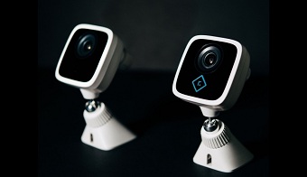 Rhombus R1 AI-powered security camera is designed for faster threat ...